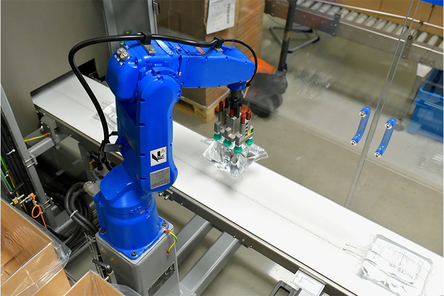 Robotic Vision for Medical Device Manufacturing | Apera AI